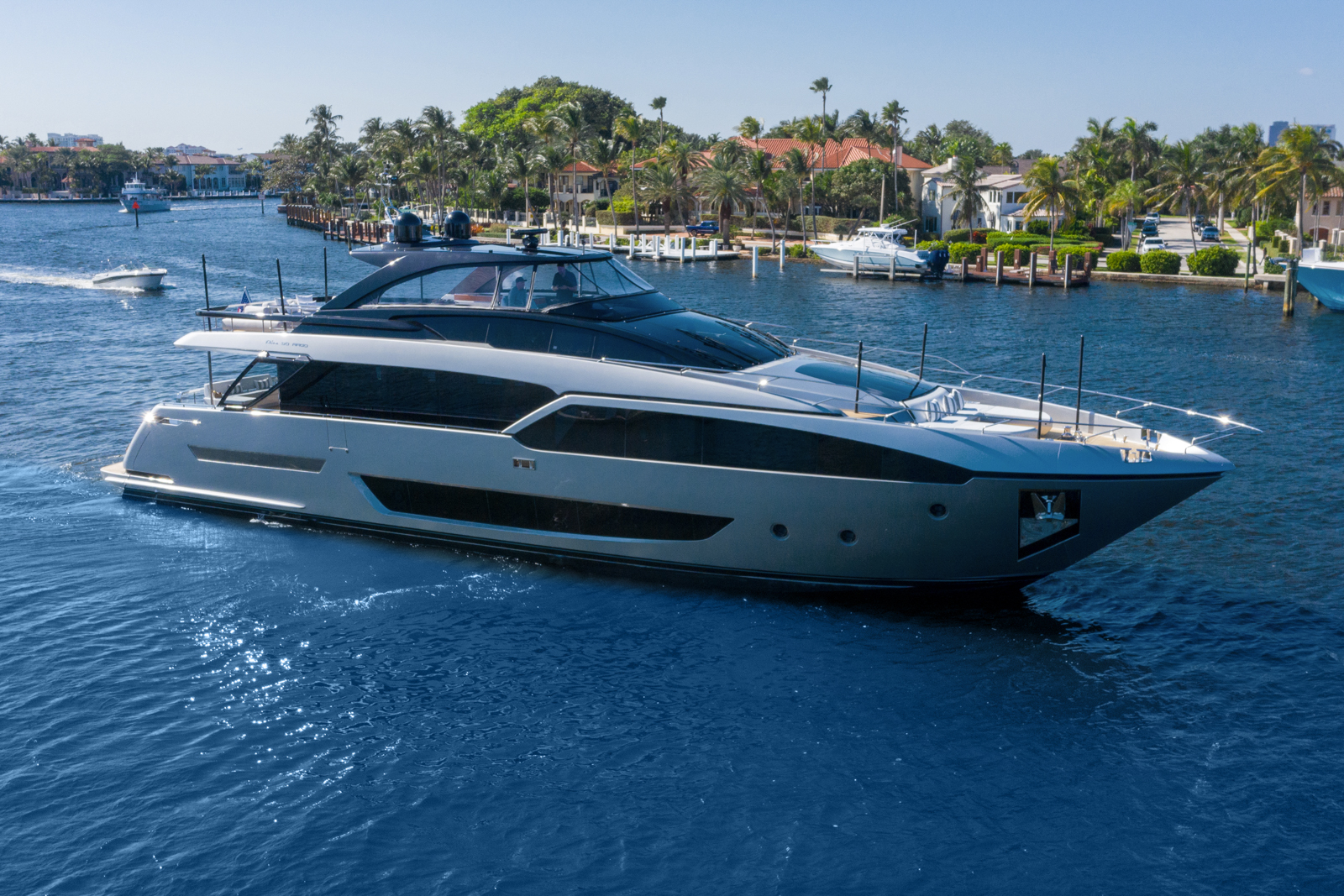 New Riva 88 Miami Yacht – World’s First Power-Convertible Motor Yacht ...